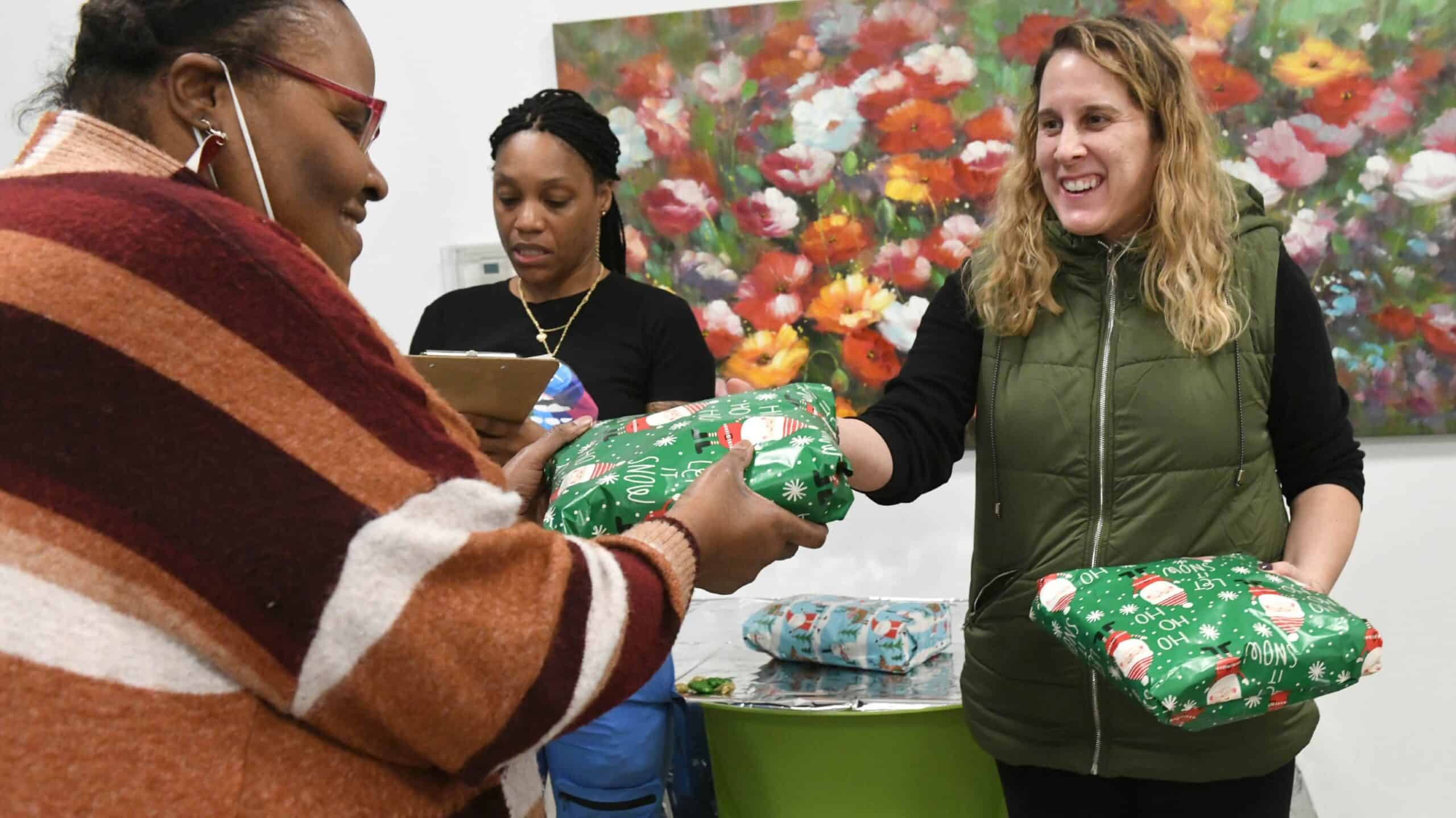 GLOE D25 Project: Holiday Party at Harriet Tubman Women's Shelter - EDCJCC